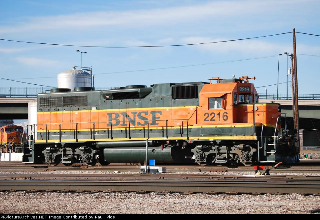 BNSF 2216